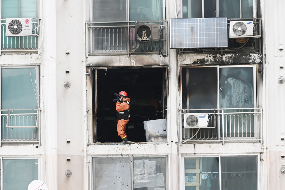 봉천동 화재 아파트, 스프링클러 없었다...“구축 소급적용 어려워”