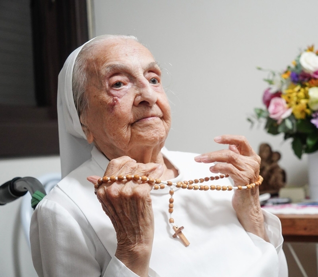 세계 최고령 브라질 수녀 116세 별세, “하느님 덕분에 장수”