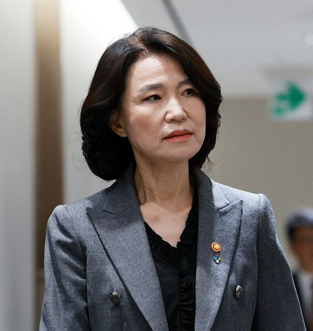 ‘임기 3년’ 방통위원장 이진숙 버틸까…오전 국무회의 참석