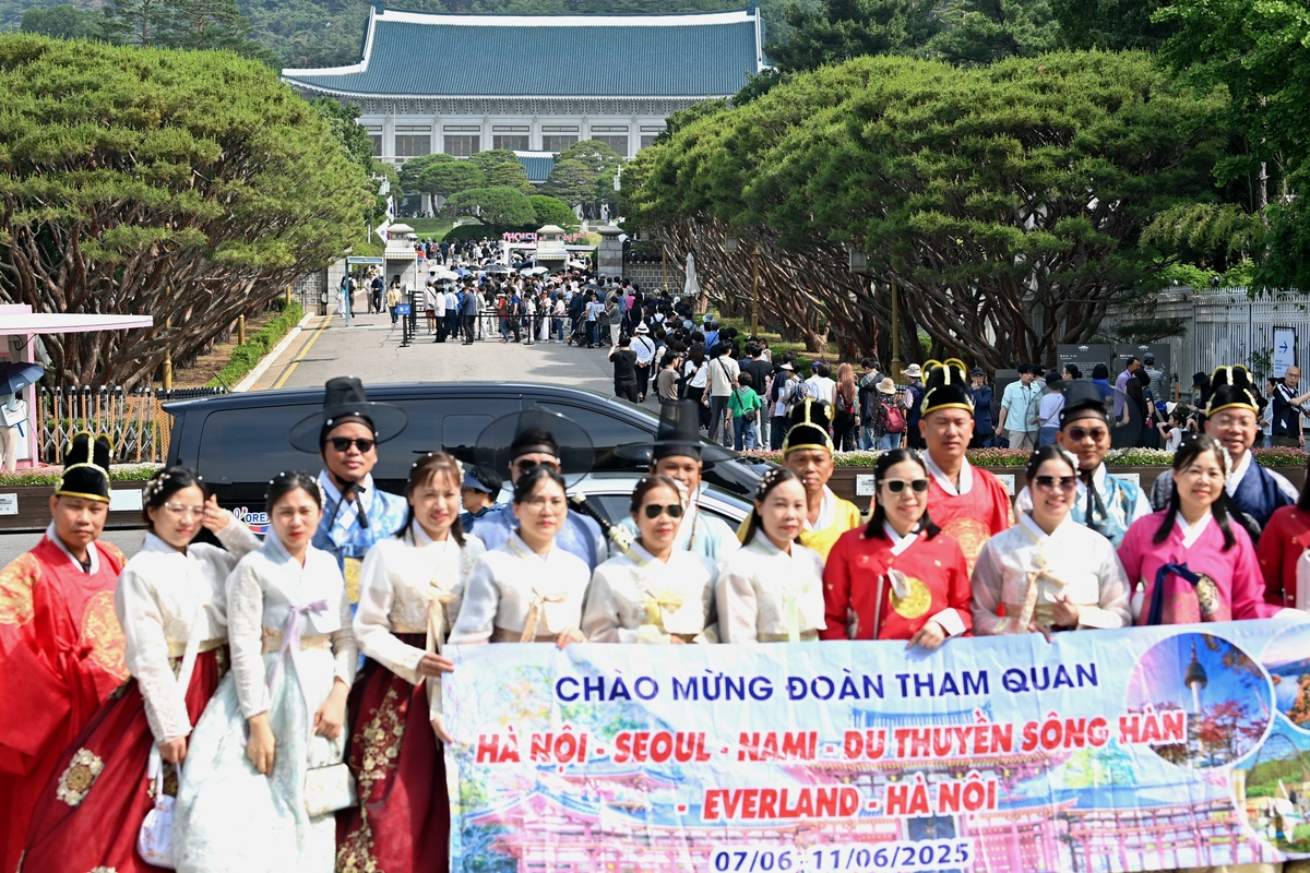 대통령 오는 靑… 상인 “상권 부활” 주민 “집회 우려”