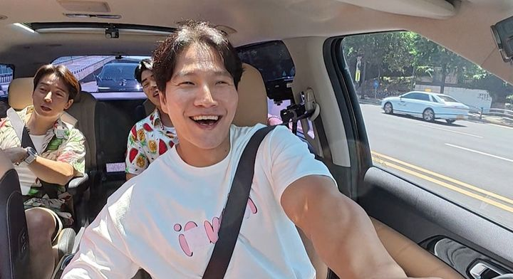 ‘62억 빌라 전액 현금 매입’ 김종국, 결혼설에 입 열었다 | 문화일보