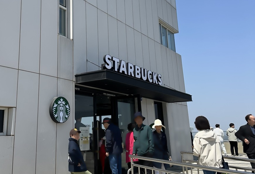 7개월새 12만명 다녀간 ‘북한 멍’ 가능한 ‘스벅’ | 문화일보