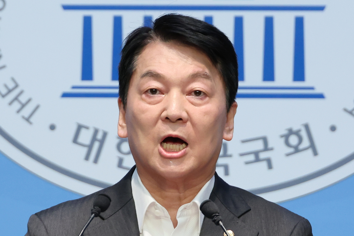 끓는 물 속의 개구리’처럼 서서히 죽어” 국힘 지지도 19% 본 안철수의 말 | 문화일보