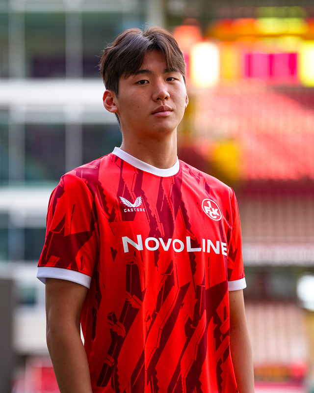 ‘韓 최연소 EPL 데뷔’ 김지수… 獨 카이저슬라우테른에 임대 | 문화일보