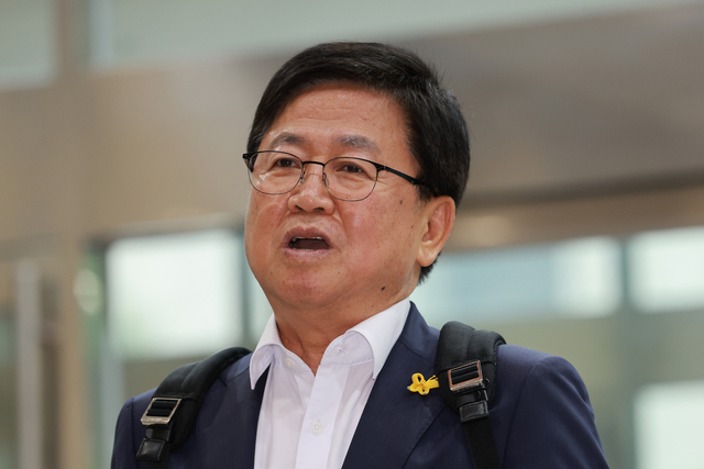 최교진 교육부장관 후보자, 교육감시절 딸 저서 SNS 홍보 논란 | 문화일보