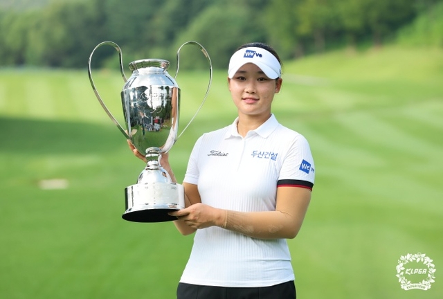 ‘KLPGA 신성’ 김민솔, 2주 만에 세계랭킹 257계단 뛰어 | 문화일보