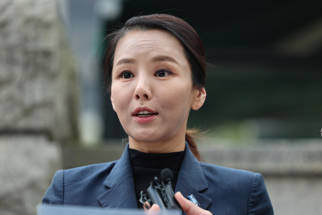 [속보]강미정 조국혁신당 대변인, 당 성비위 처리 항의·탈당 | 문화일보
