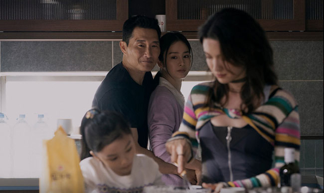 OTT·TV ‘1+1 편성’… 세대별 동시공략 ‘헤쳐모여’ | 문화일보