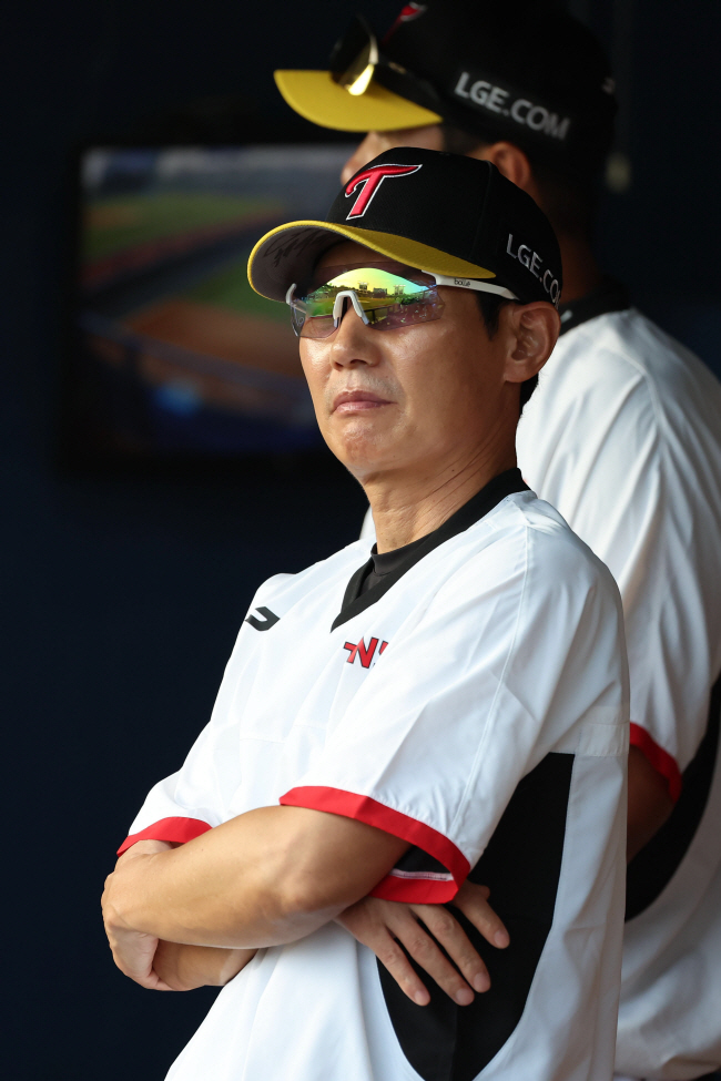 푹쉰 LG · 숨가쁜 KT… 염경엽-이강철 머리 싸움에 달렸다 | 문화일보