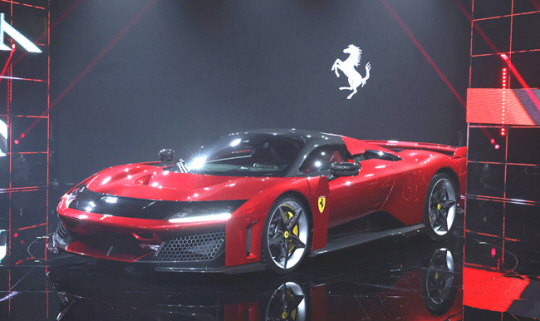 “799대 한정판 예약 완료”…11년 만에 페라리 출시 슈퍼카 ‘F80’ 가격은? | 문화일보