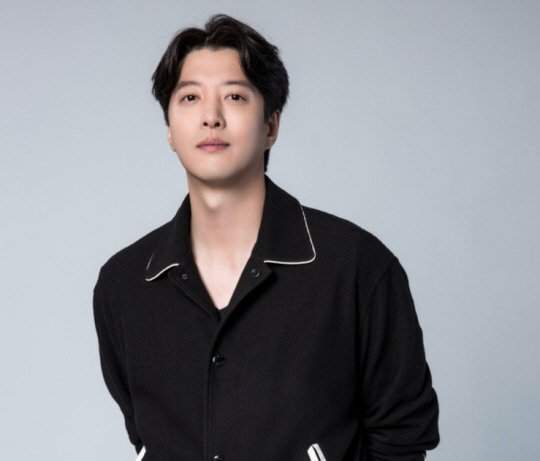 ‘FA 대어’ 이동건, 신생 ‘더블유플러스’와 전속계약 | 문화일보